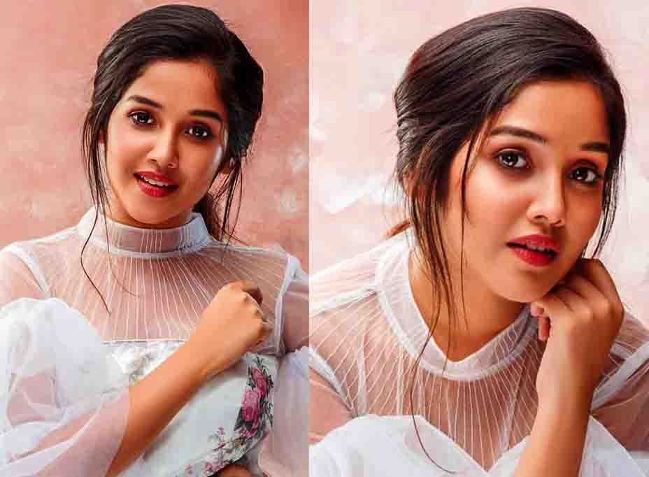 Anikha Surendran Beautiful Poses in Latest Photoshoot - Filmy19